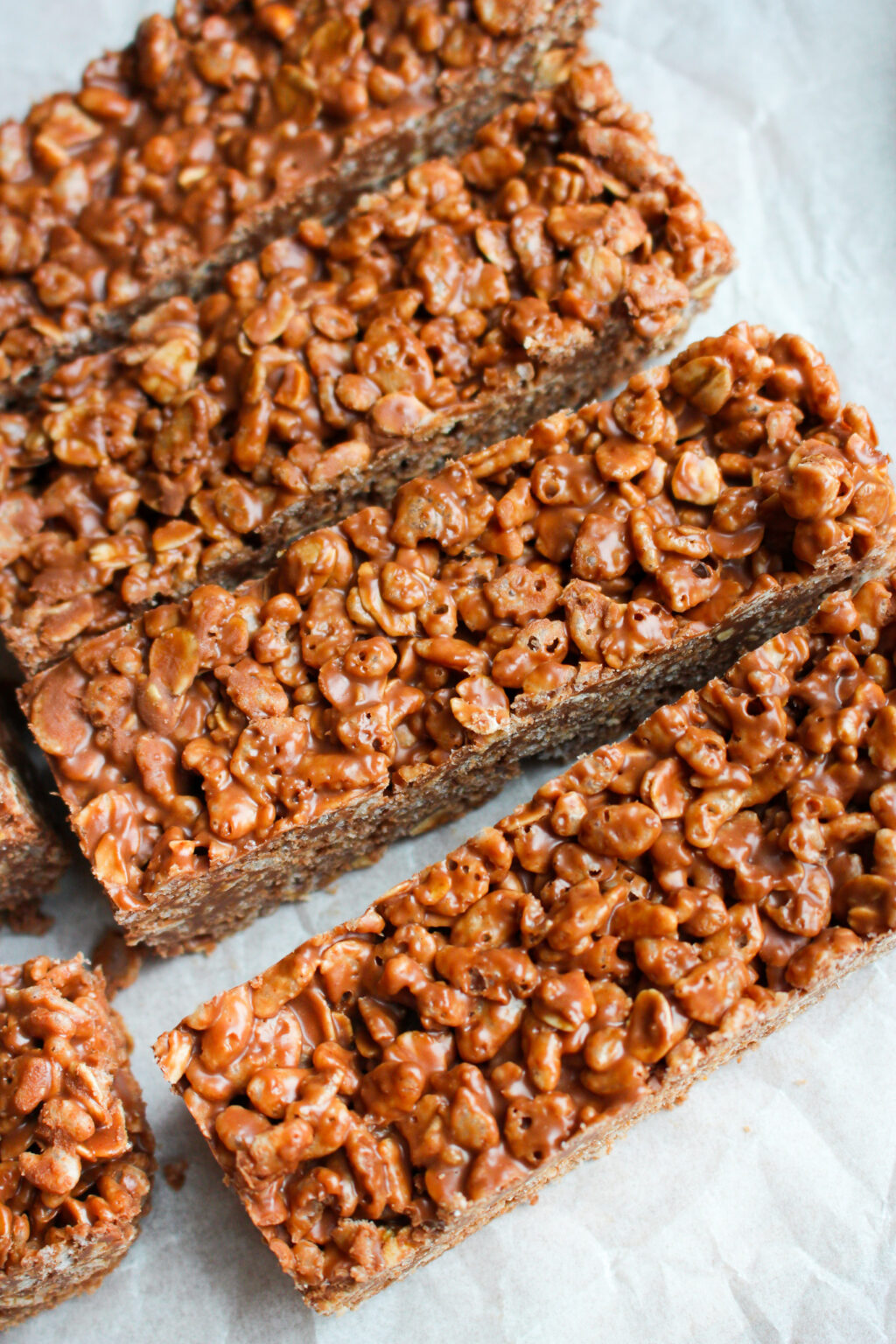 5 Ingredient No Bake Chocolate Rice Krispies Oat Bars - Taffey Bakery