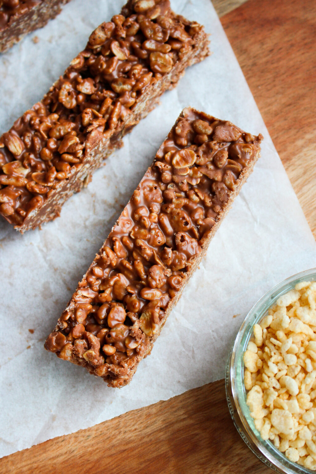 5 Ingredient No Bake Chocolate Rice Krispies Oat Bars - Taffey Bakery