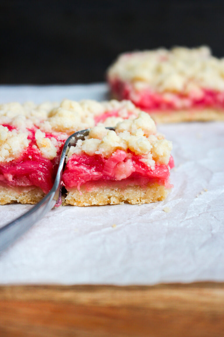 Easy Rhubarb Crumb Bars - Taffey Bakery