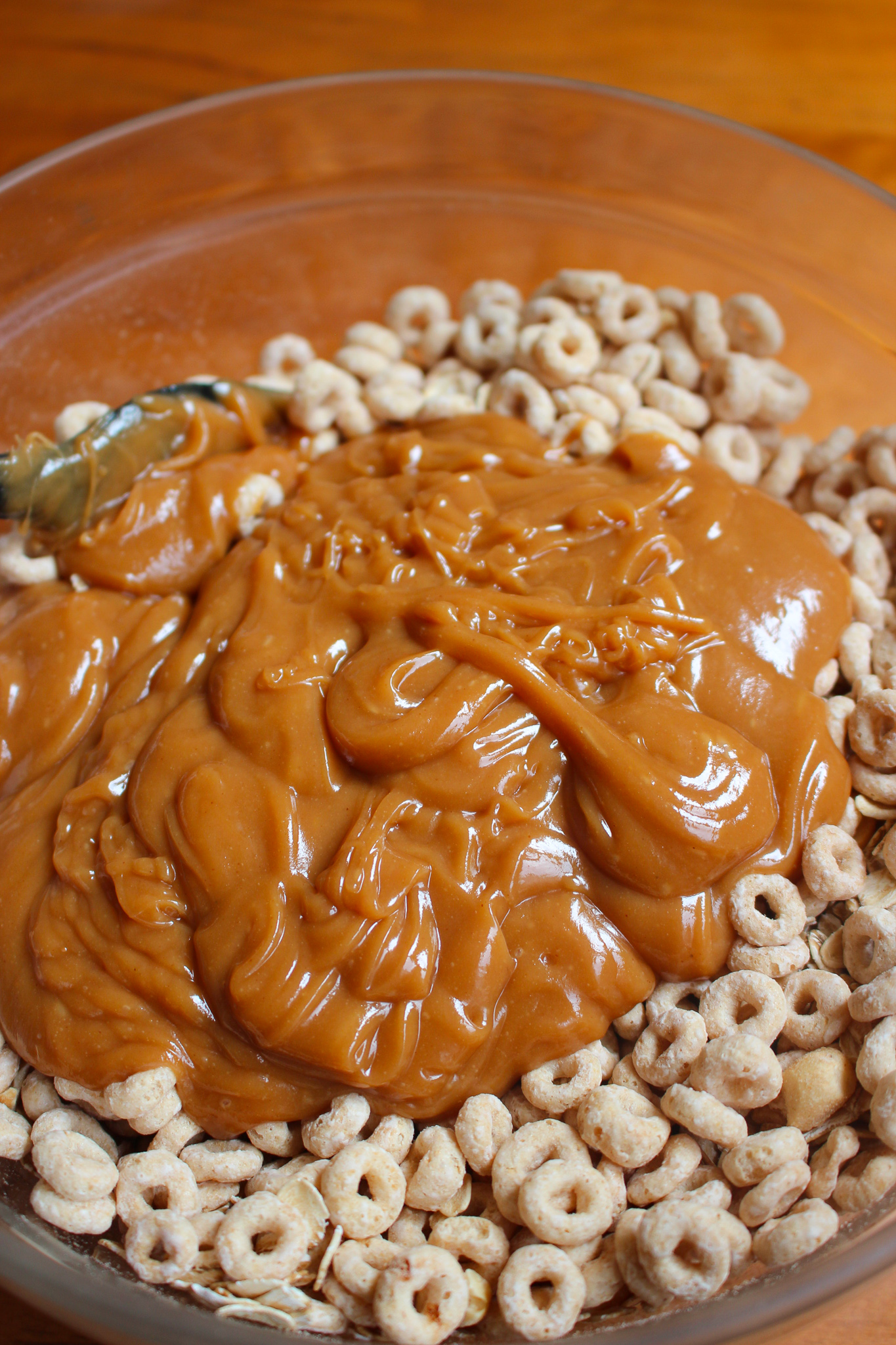 4 Ingredient No Bake Cheerio Bars - Taffey Bakery