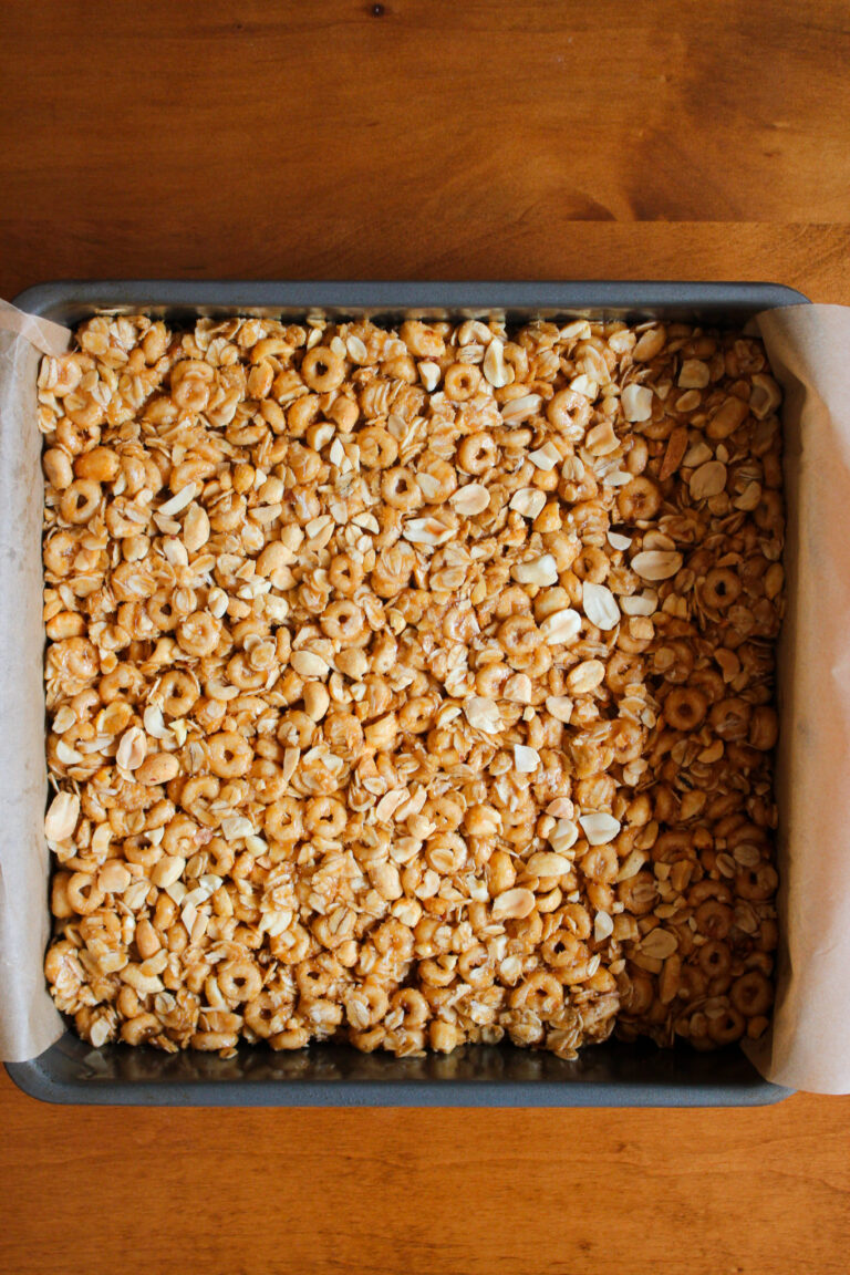 4 Ingredient No Bake Cheerio Bars - Taffey Bakery