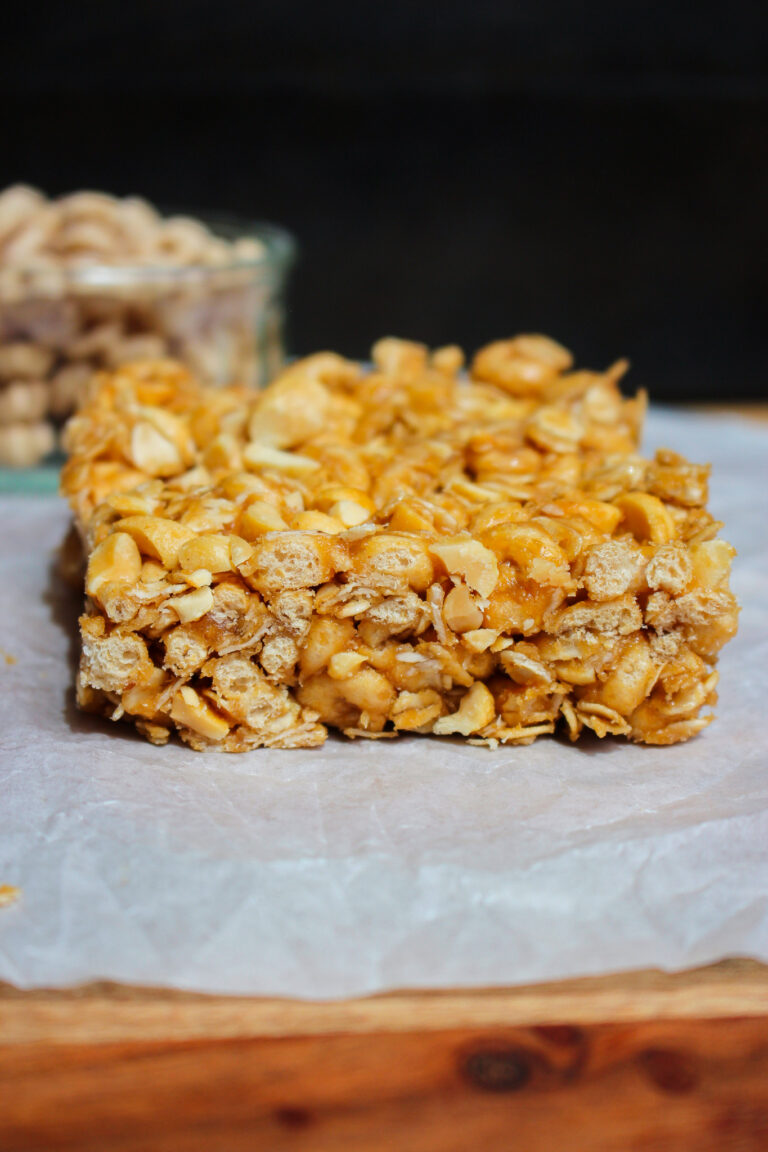 4 Ingredient No Bake Cheerio Bars - Taffey Bakery